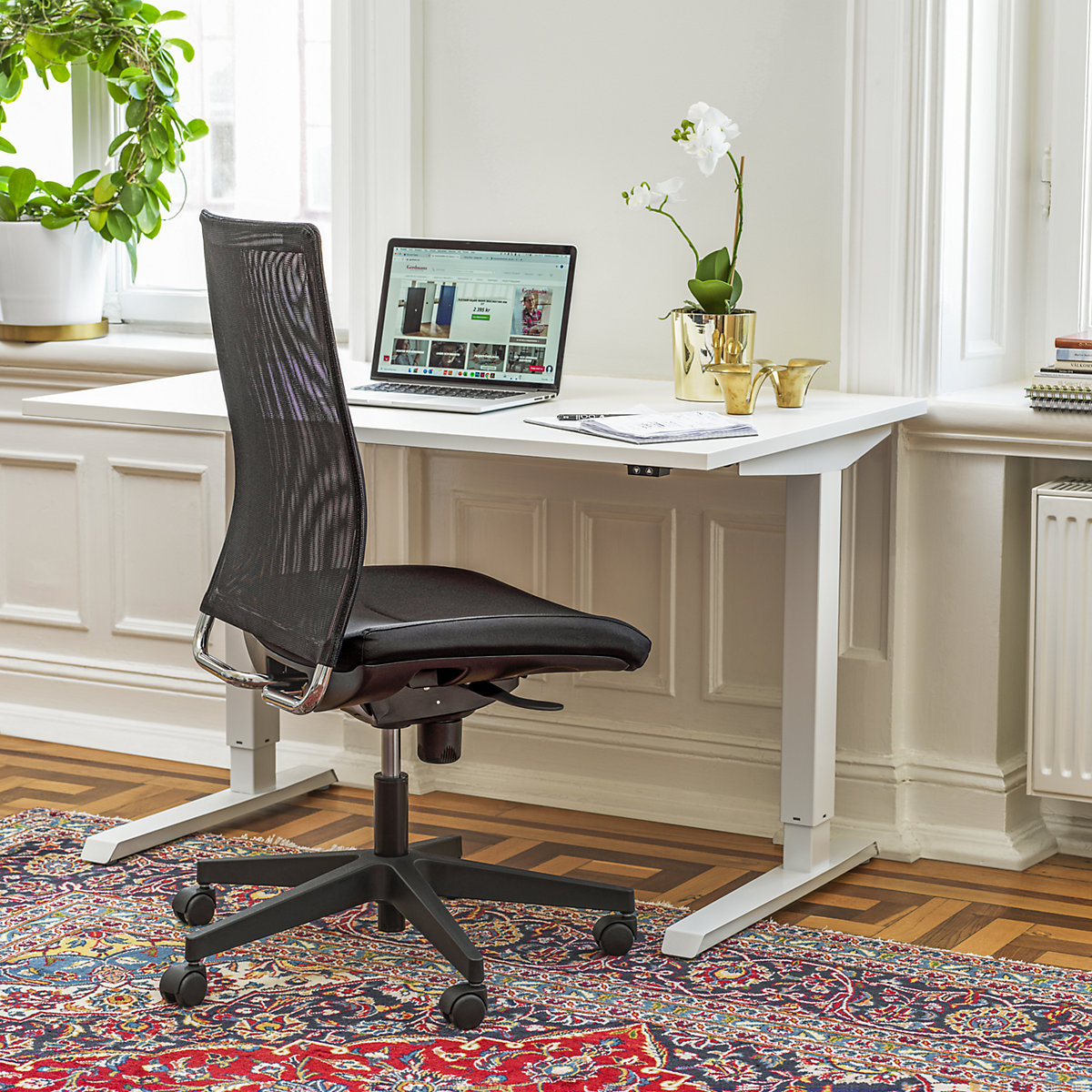 Schreibtisch Venla, elektrisch höhenverstellbar eurokraft basic: gerade | kaiserkraft