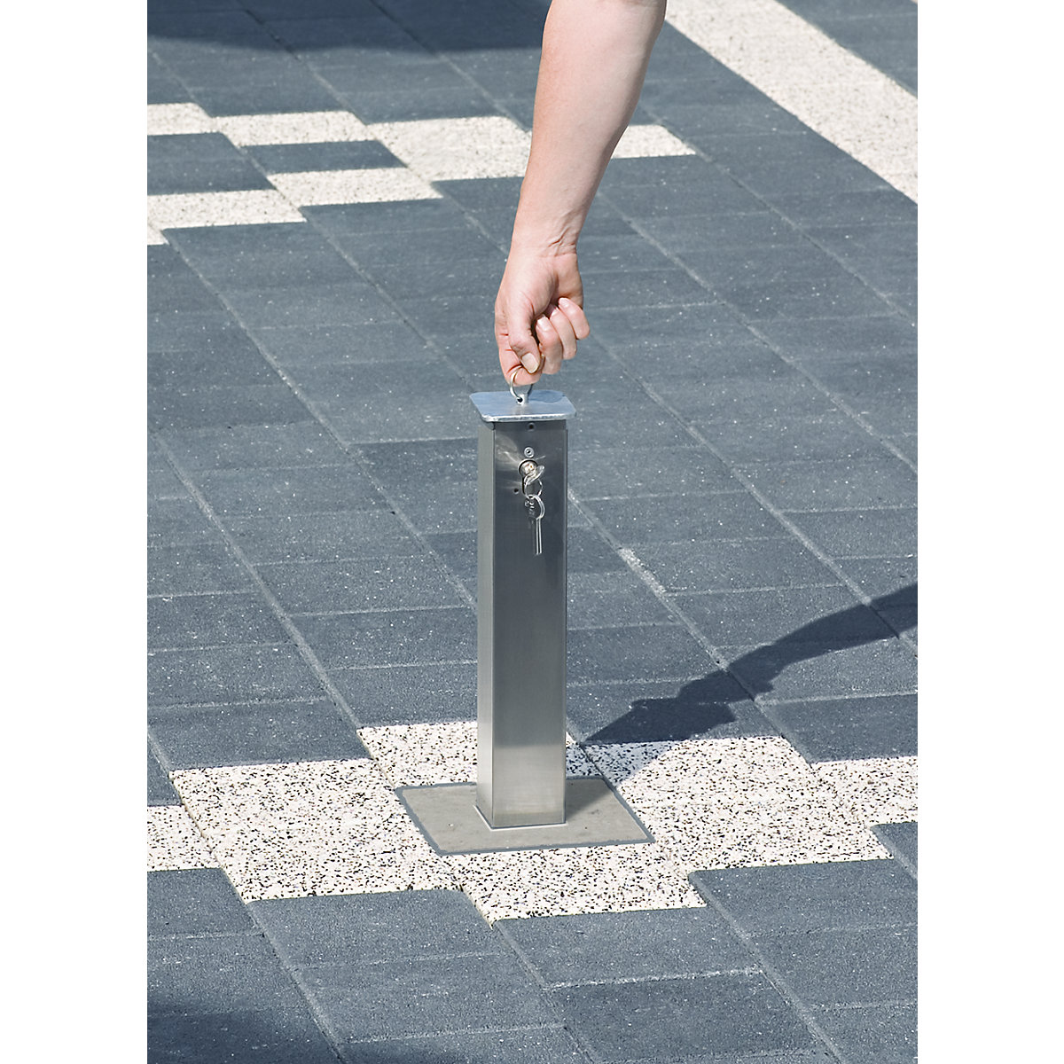 Stainless steel barrier post: drive over head | KAISER+KRAFT
