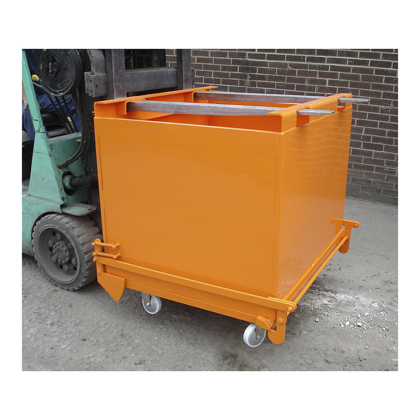 Bottom Empty Skip | Handling & Lifitng | BiGDUG