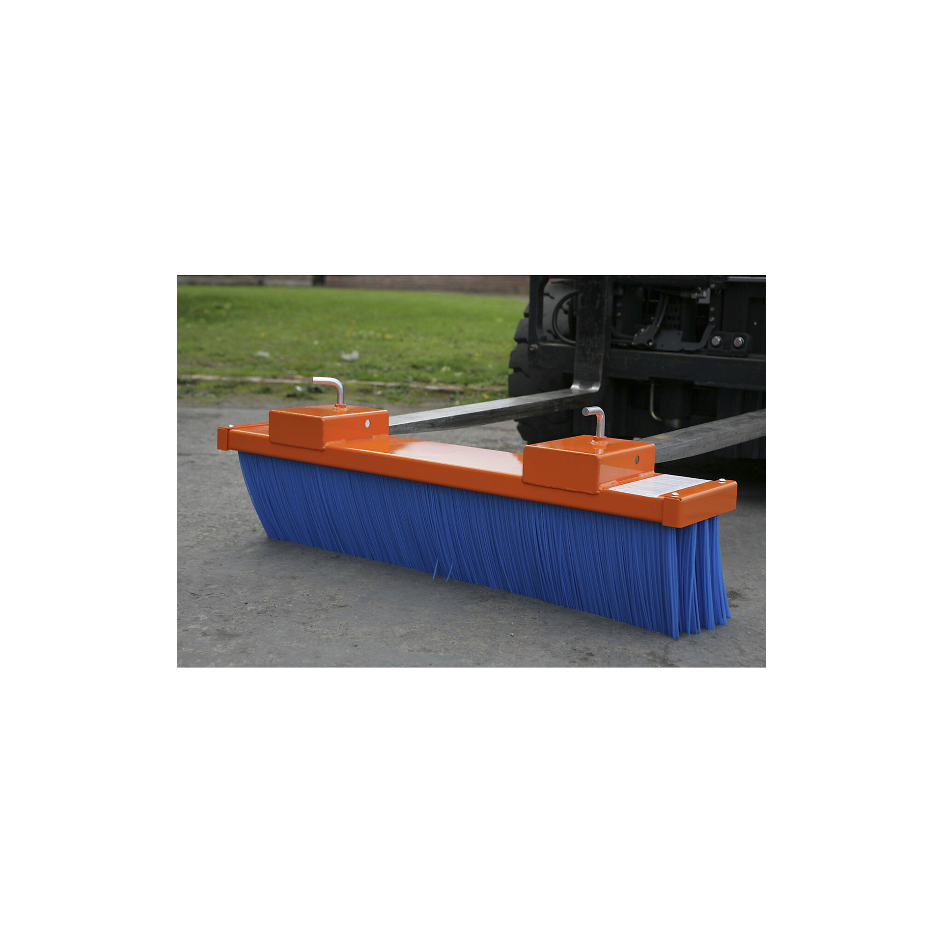 Fork Mounted Sweeper | Handling & Lifitng | BiGDUG