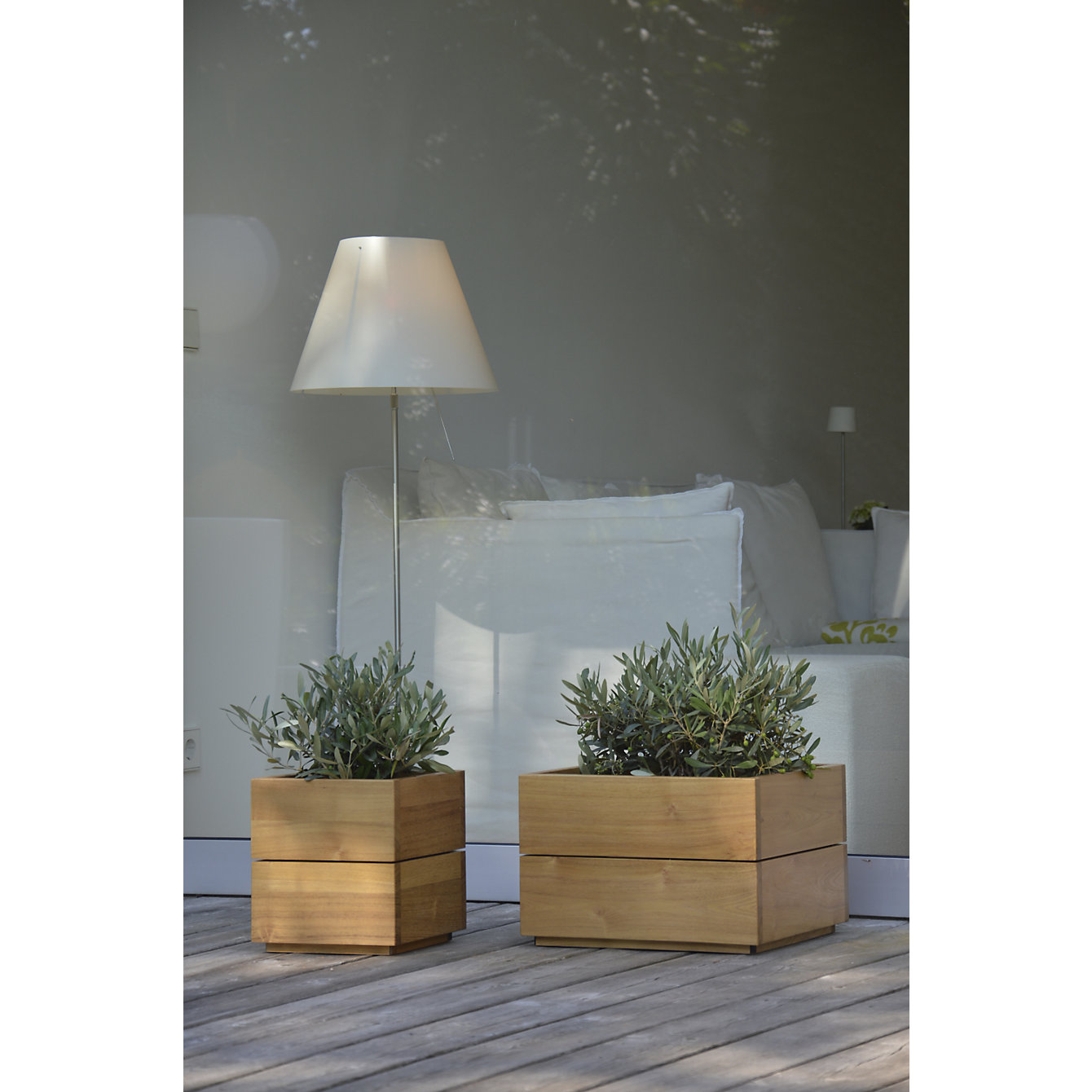 Bac à plantes en teck: h x l x p 250 x 400 x 400 mm | kaiserkraft