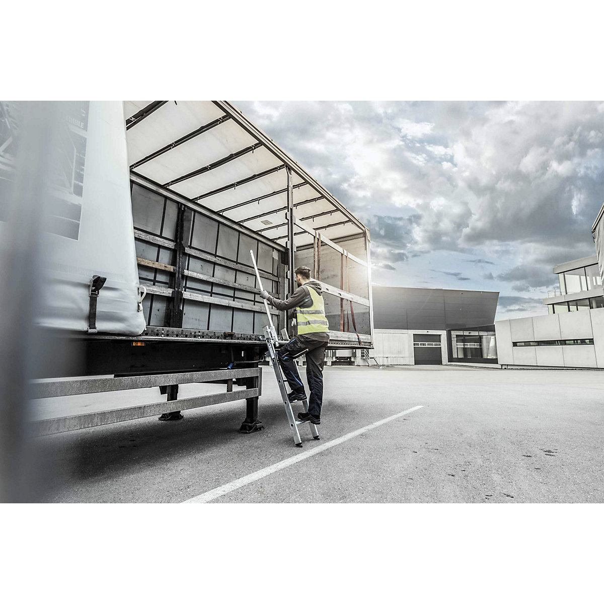 Truck/trailer lean-to step ladder – MUNK: 5 steps | kaiserkraft