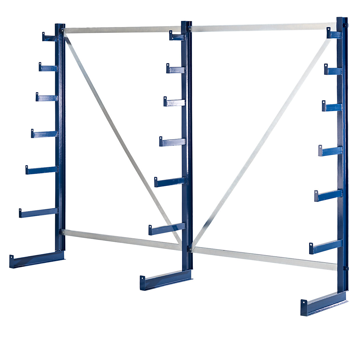 Cantilever racking unit with cantilever arms which taper towards the ...